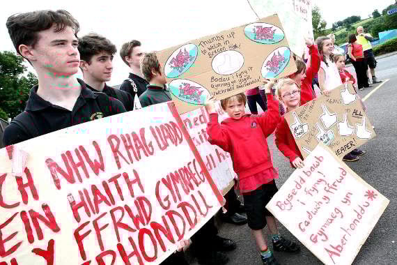 Brecon High Welsh stream closure overturned | brecon-radnor.co.uk