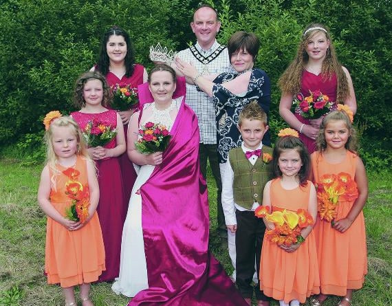 Shower fails to spoil the parade! | brecon-radnor.co.uk