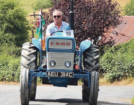 Tractor runs help cancer charity | brecon-radnor.co.uk