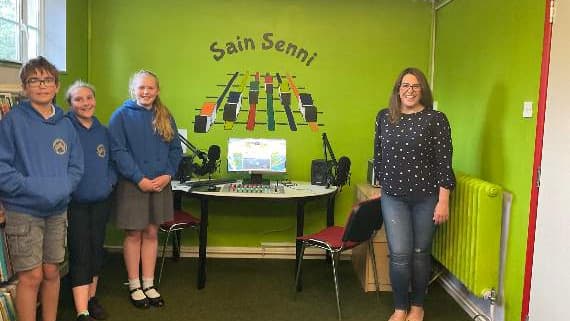 School council talks politics with MP during visit | brecon-radnor.co.uk