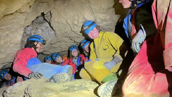 Group crawls through caves in aid of rescue team | brecon-radnor.co.uk