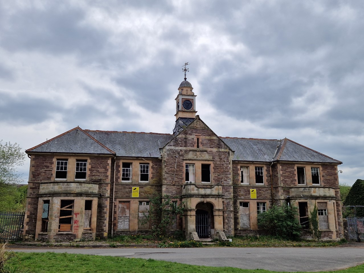 Hope on the horizon for former Mid Wales Hospital site | brecon-radnor ...