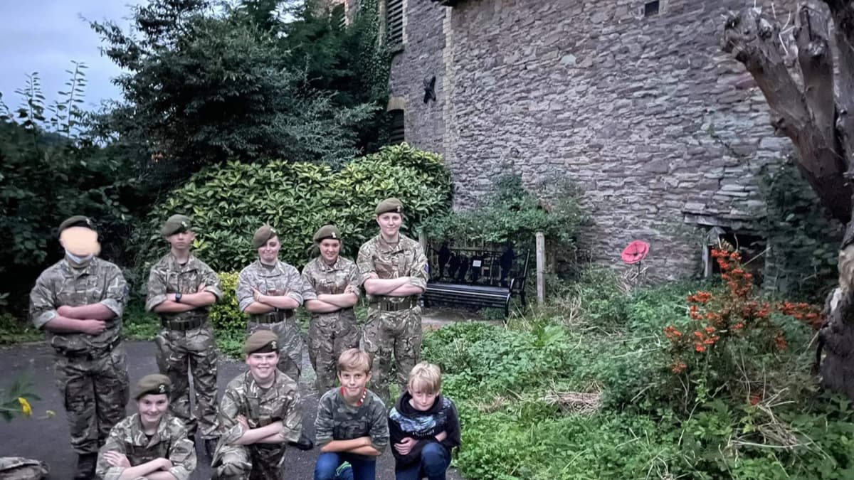 Brecon cadets build replica World War One trench in Peace Garden ...