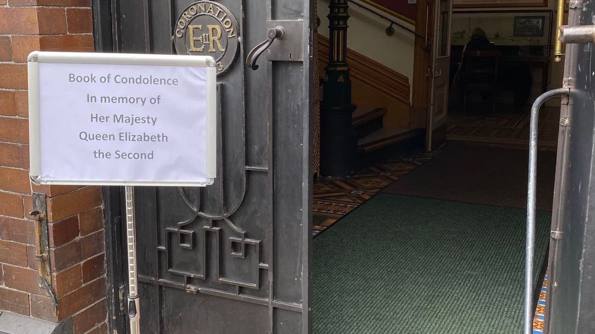 Powys town councils pay tribute to the Queen | brecon-radnor.co.uk