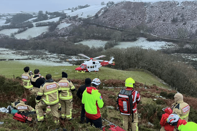 Brecon Mountain Rescue Team attends to hillside leg injury | brecon ...