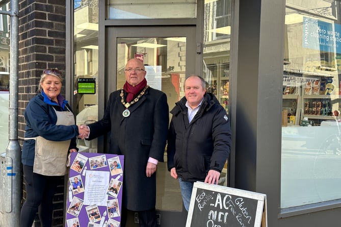Mayor opens five new shops in Brecon | brecon-radnor.co.uk