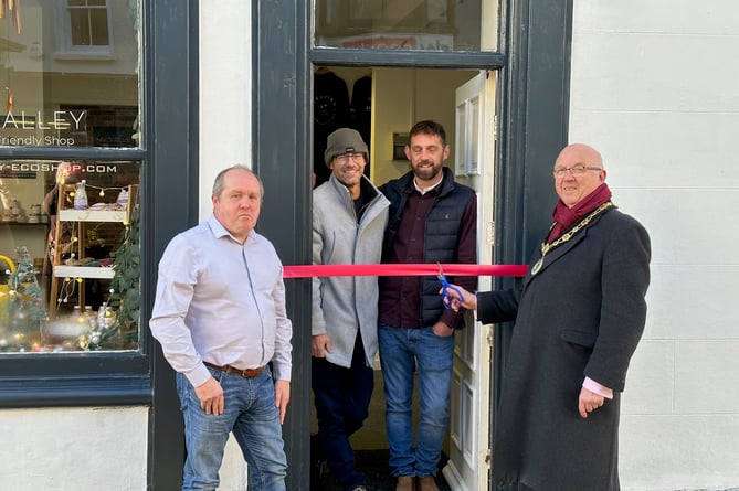 Mayor opens five new shops in Brecon | brecon-radnor.co.uk