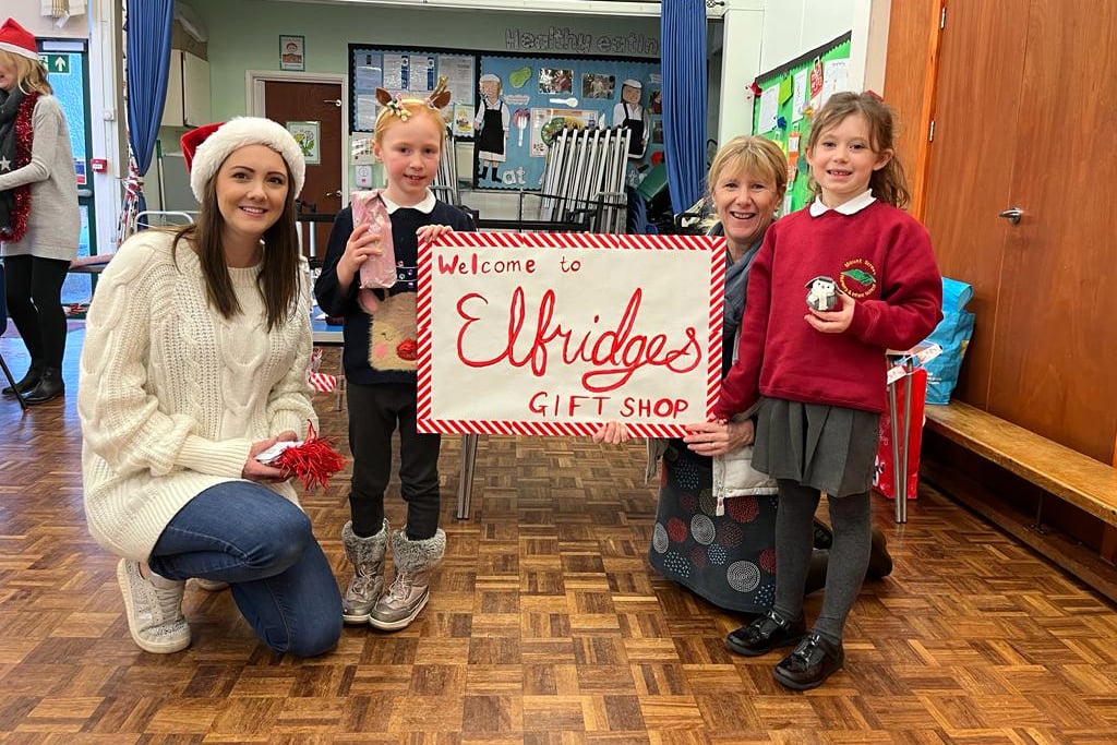Pop-up 'Elf-ridges' spreads festive joy at Mount Street Infants ...
