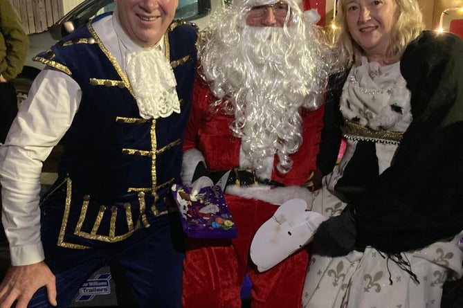 £5,000 raised in tractor run triumph for Pontfaen YFC | brecon-radnor.co.uk