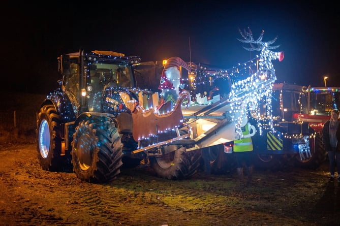 £5,000 raised in tractor run triumph for Pontfaen YFC | brecon-radnor.co.uk