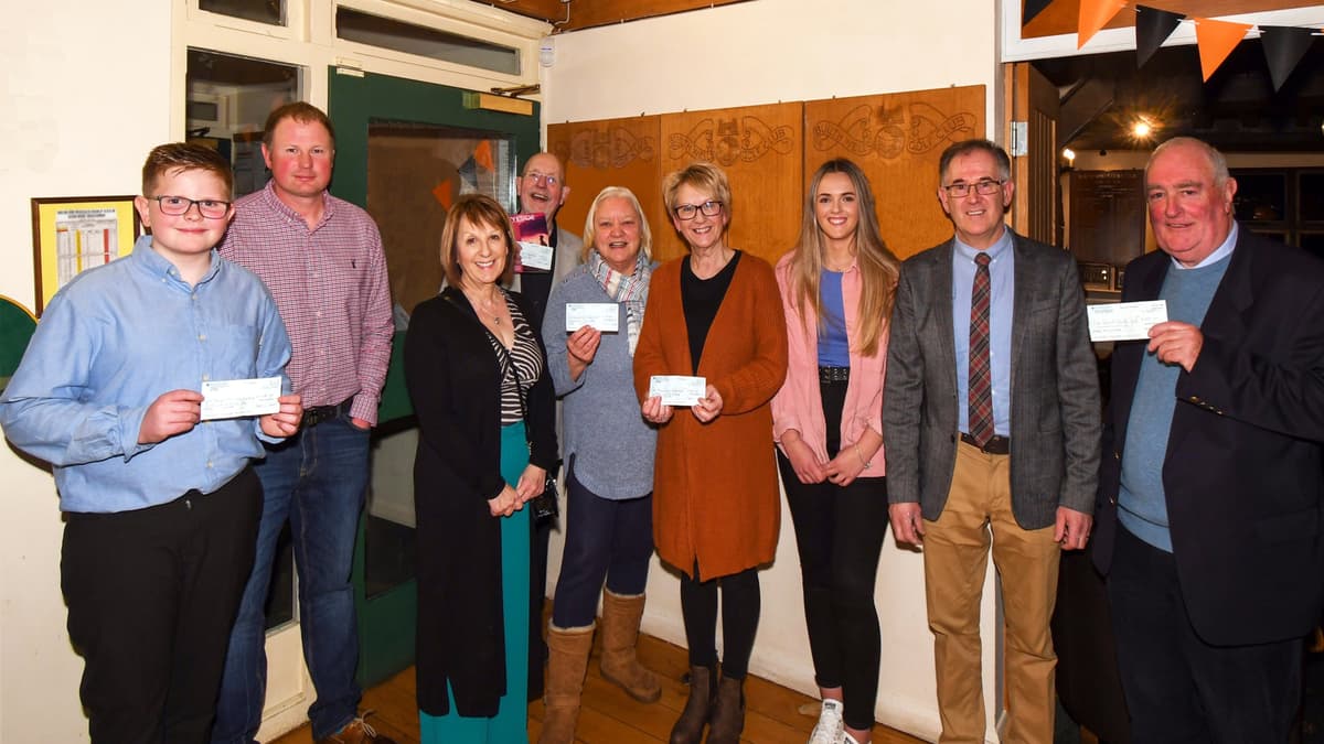 Old Stagers raise thousands for local groups | brecon-radnor.co.uk