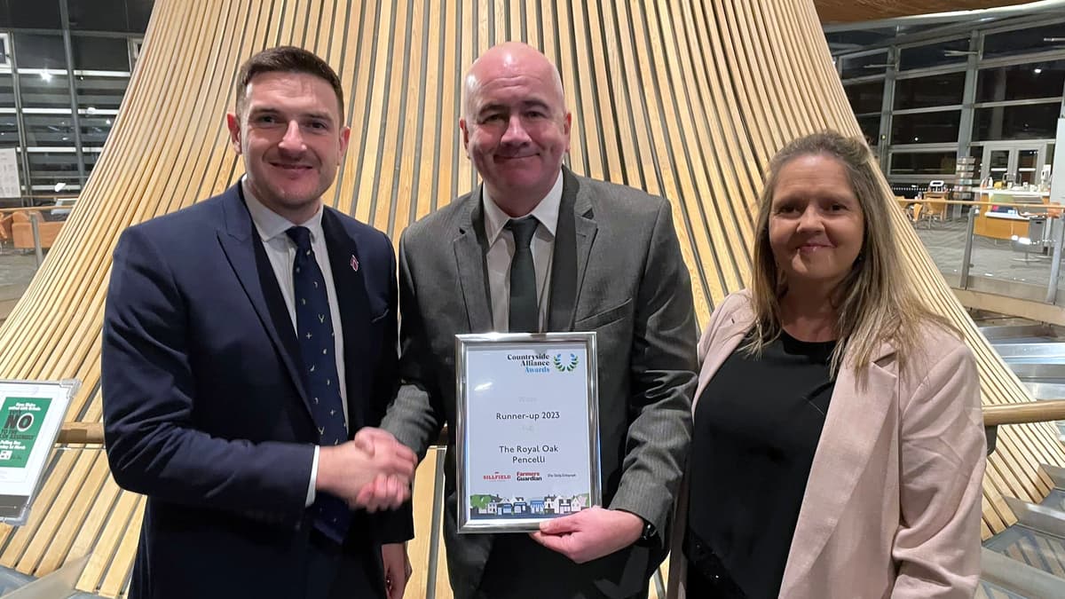 Royal Oak pub scoops award as one of the best in Wales | brecon-radnor ...