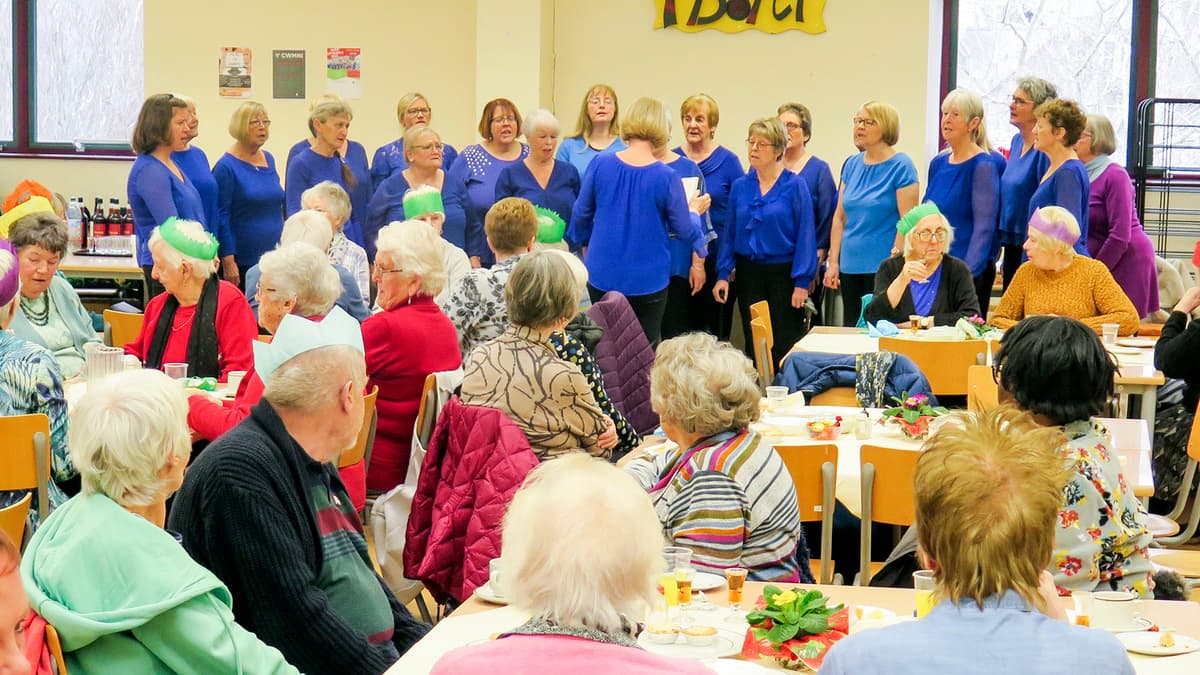 Belated Christmas party proves a treat for Powys pensioners | brecon ...