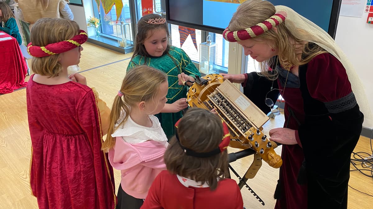 Pupils feast like kings and queens in medieval extravaganza! | brecon ...