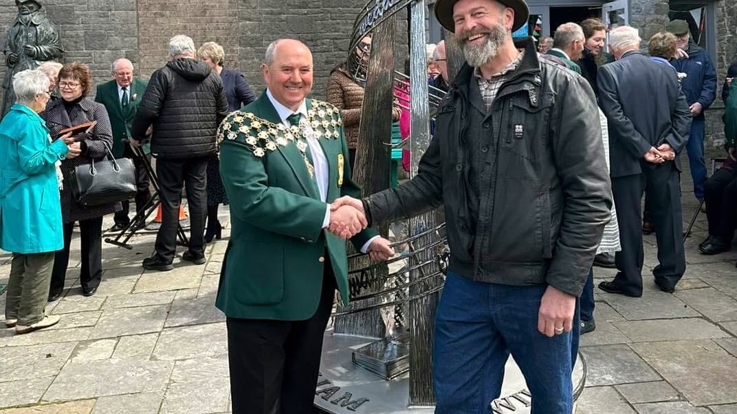 Ten-foot statue unveiled in Llandovery to commemorate Welsh hymn writer ...