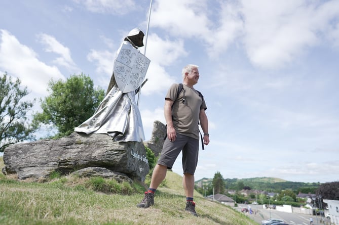 BBC's Weatherman Walking takes part in World Bog Snorkelling ...