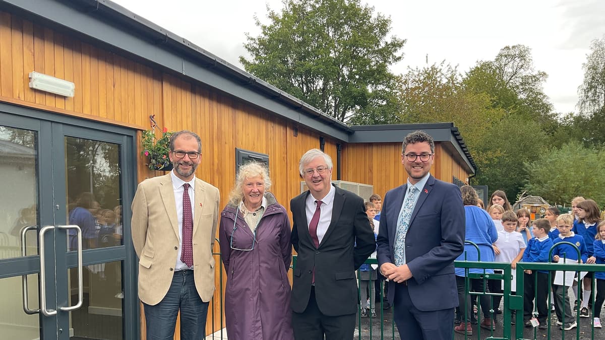 First Minister Mark Drakeford opens Enfys Fach Nursery in Brecon ...