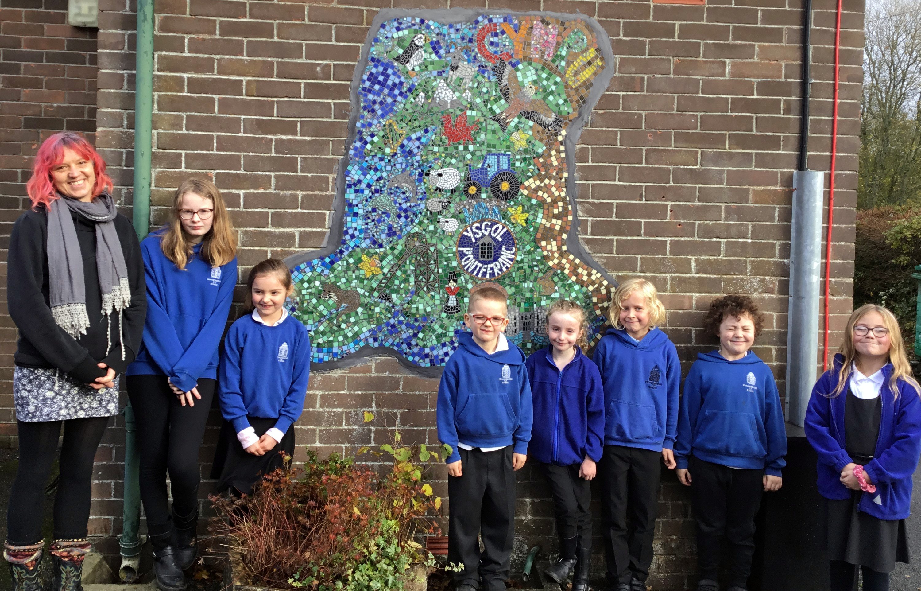 Franksbridge Community Primary School unveils stunning patriotic mosaic ...
