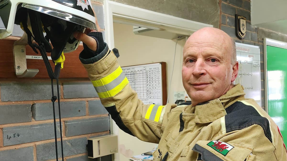 Llanwrtyd firefighter retires after 36 years of service | brecon-radnor ...