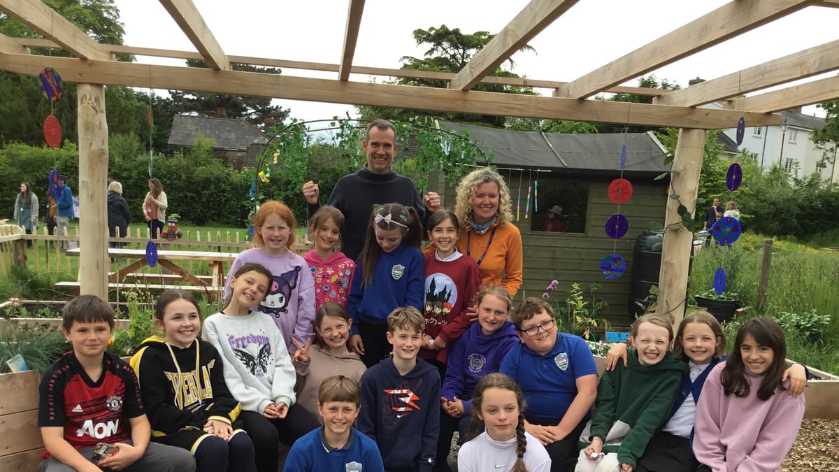 Celebrity guest opens primary school's new allotment | brecon-radnor.co.uk