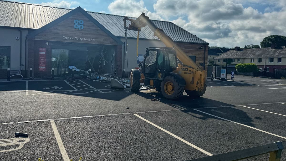 Talgarth Co-op hit by early morning ram raid | brecon-radnor.co.uk