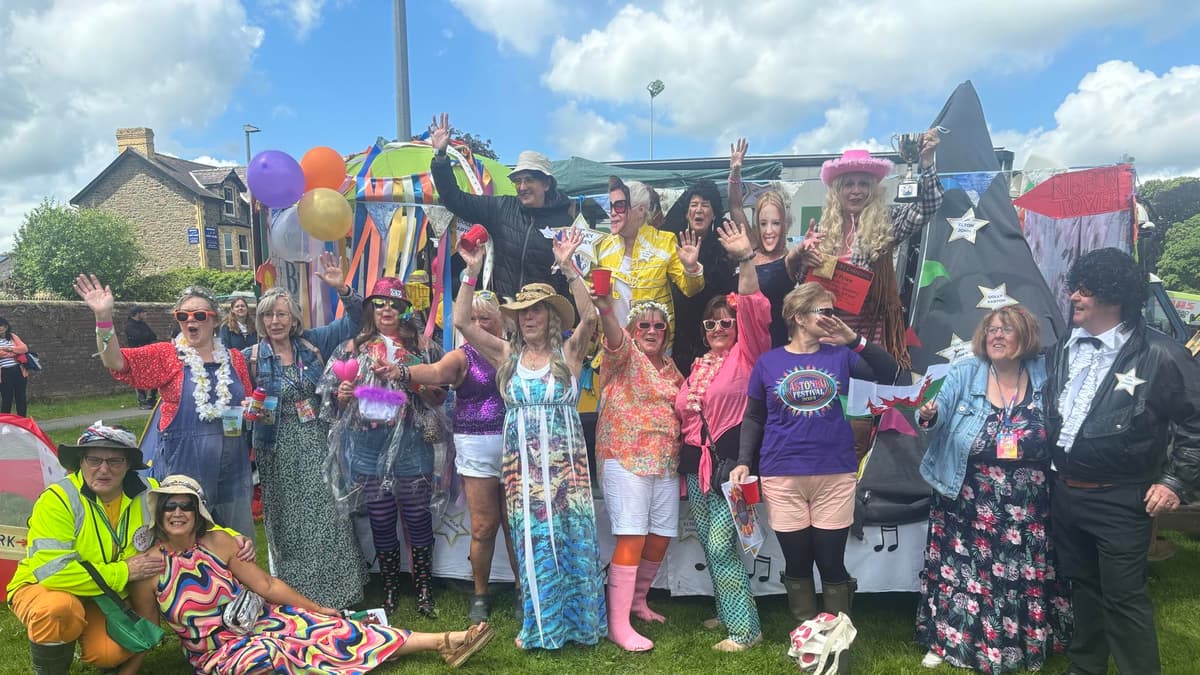 Community spirit shines at spectacular Builth Wells Carnival | brecon ...