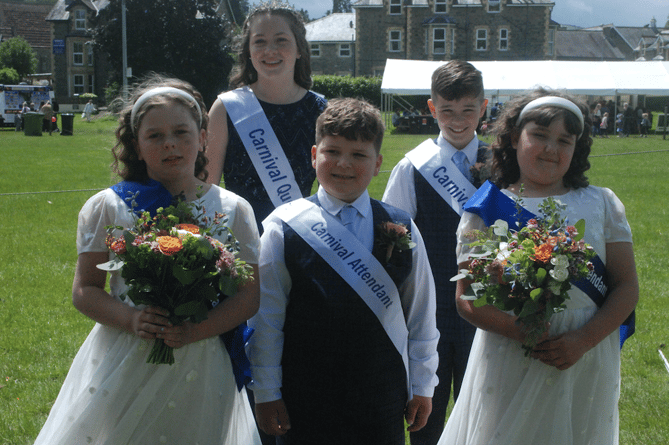 Community spirit shines at spectacular Builth Wells Carnival | brecon ...