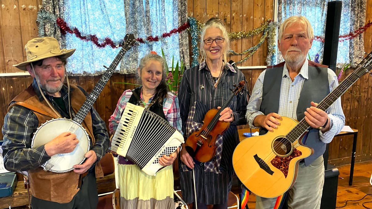 Musicians raise £300 for St David's Church with concert | brecon-radnor ...