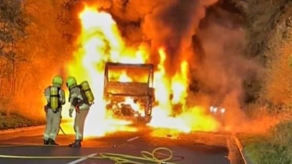 A470 section 'closed until further notice' after bus fire | brecon ...