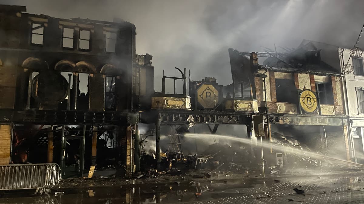 Investigations begin into cause of major Abergavenny fire | brecon ...