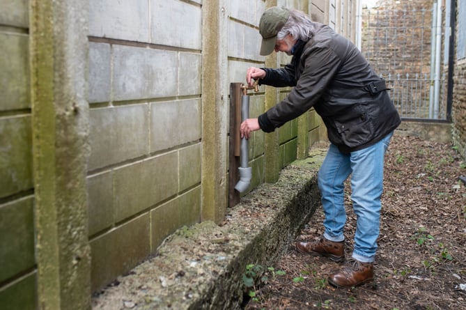 As the cold weather bites Welsh Water distribute free cold weather ...