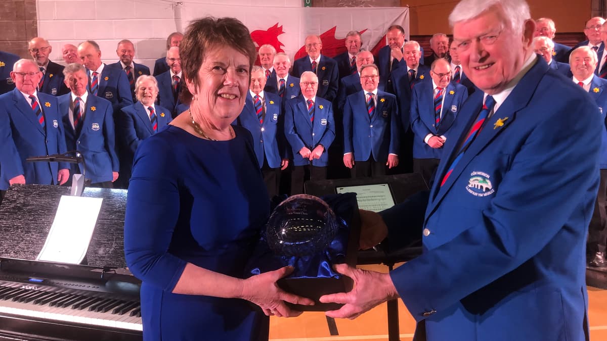 Choir bids farewell to accompanist after 41 years | brecon-radnor.co.uk