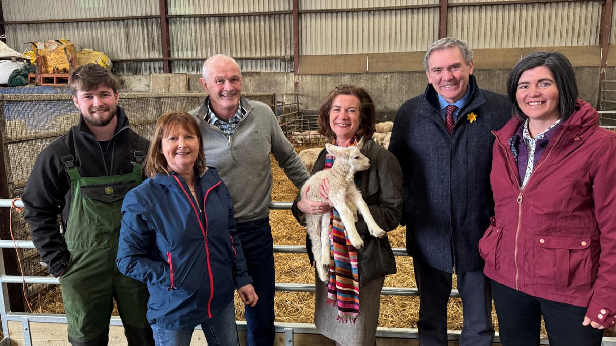 First Minister Eluned Morgan discusses Welsh farming future at Lampeter farm | brecon-radnor.co.uk