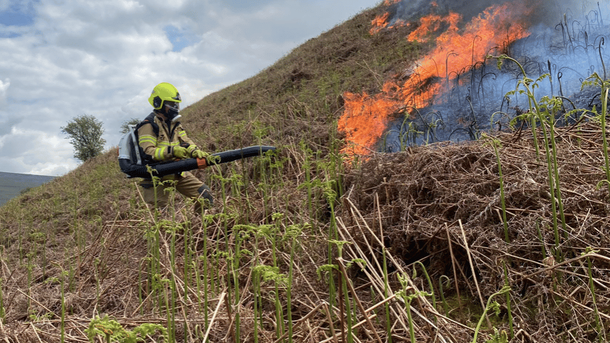 Fire service issues urgent appeal amid multiple grass fires | brecon ...
