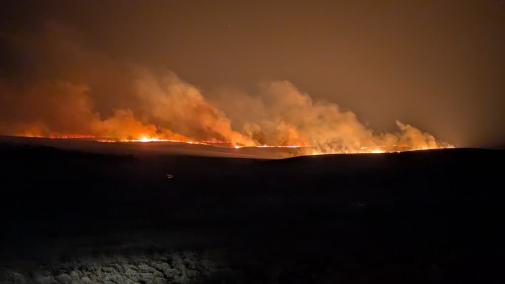 Wildfire burns across 23 hectares on edge of national park | brecon ...