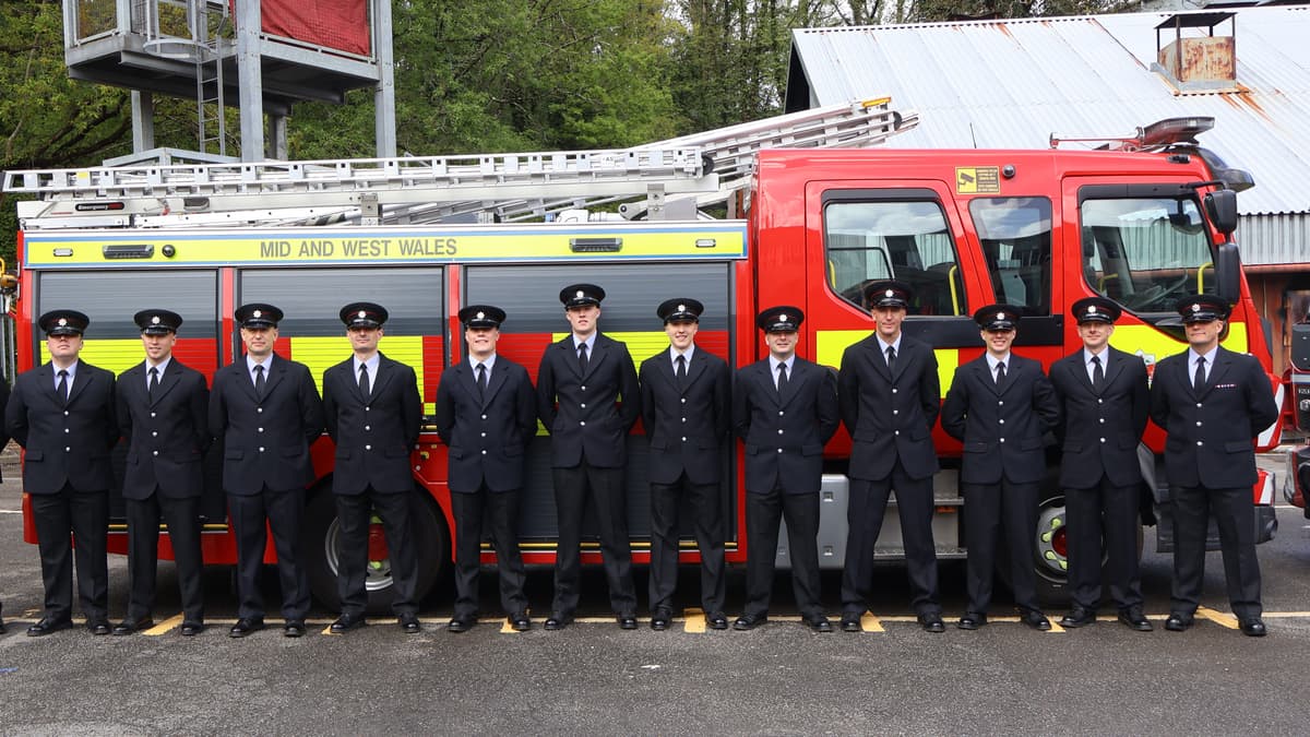 Mid and West Wales Fire Service celebrates graduation of new recruits ...