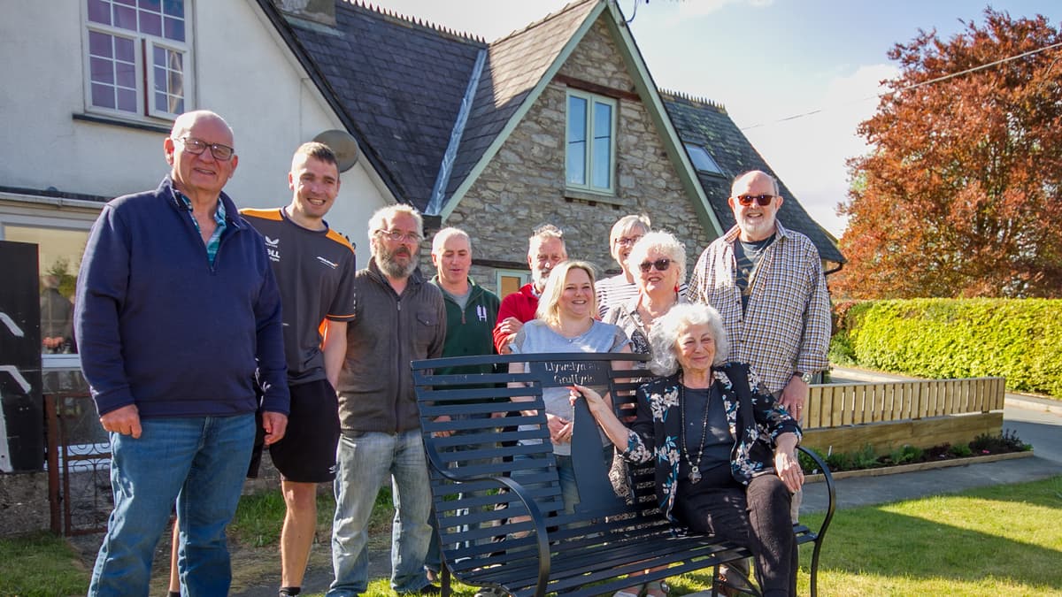 Cilmery marks VE Day 80 with bench unveiling and tribute to Violette Szabo | brecon-radnor.co.uk
