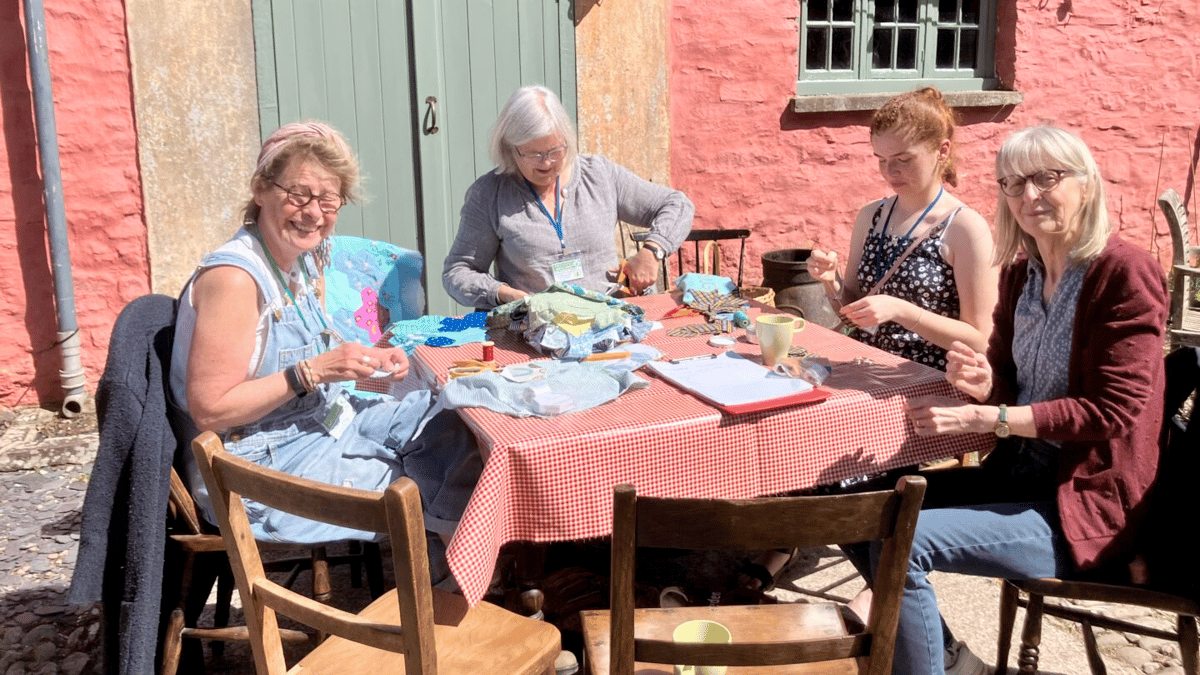 Refugees and volunteers gather for HBTSR welcome day at Penpont ...