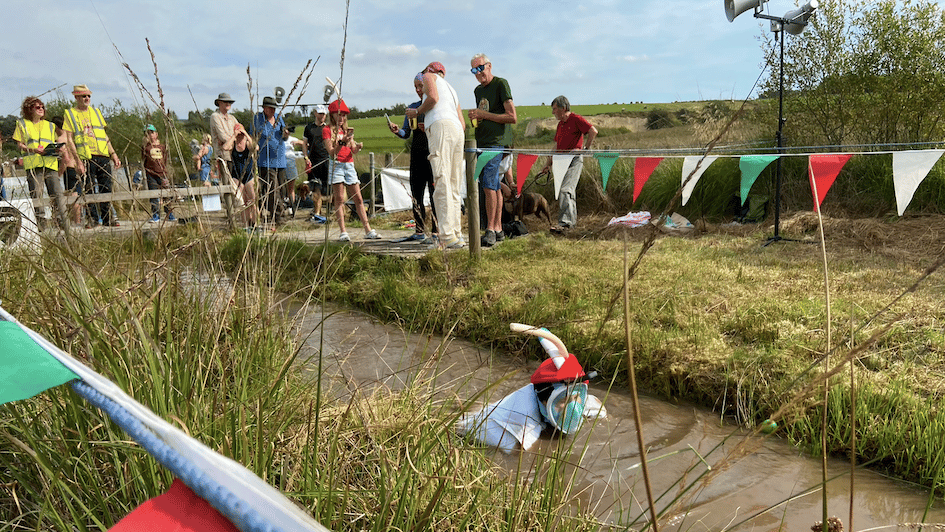 Neil Rutter wins sixth World Bog Snorkelling title | brecon-radnor.co.uk