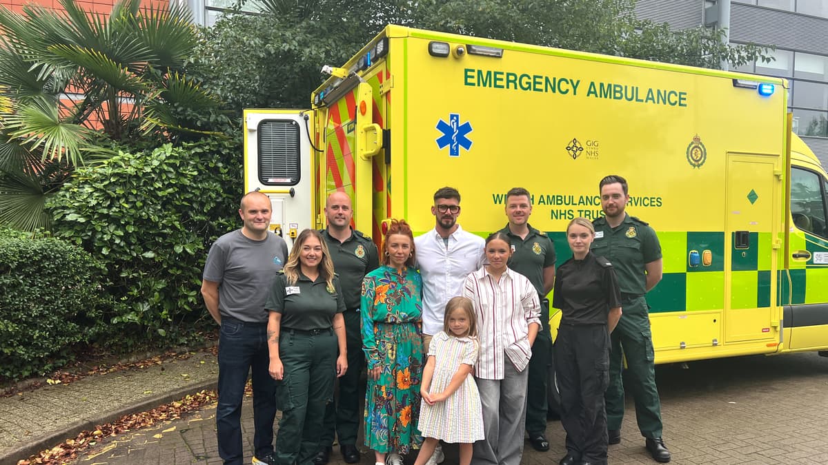 Father-of-two survives cardiac arrest thanks to quick-thinking ...