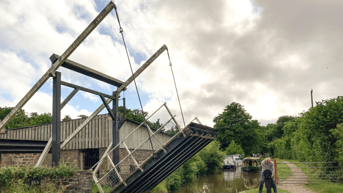 Then and now: Pencelli Castle’s moat still guides canal 225 years on ...