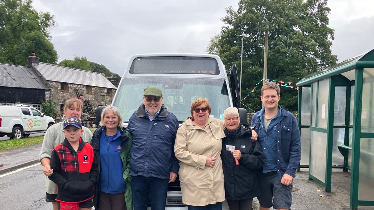 New bus service revitalises Trecastle | brecon-radnor.co.uk