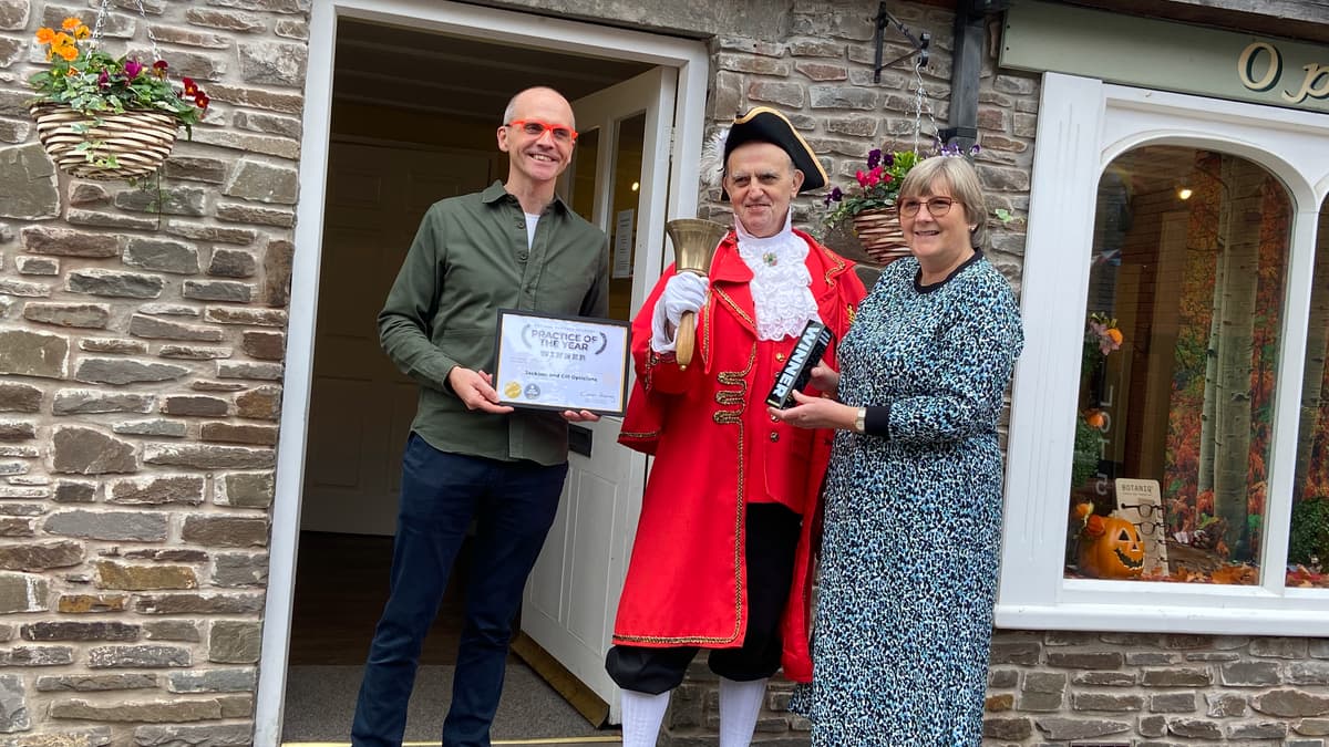 Hay opticians Jackson and Gill named National Opticians of the Year ...