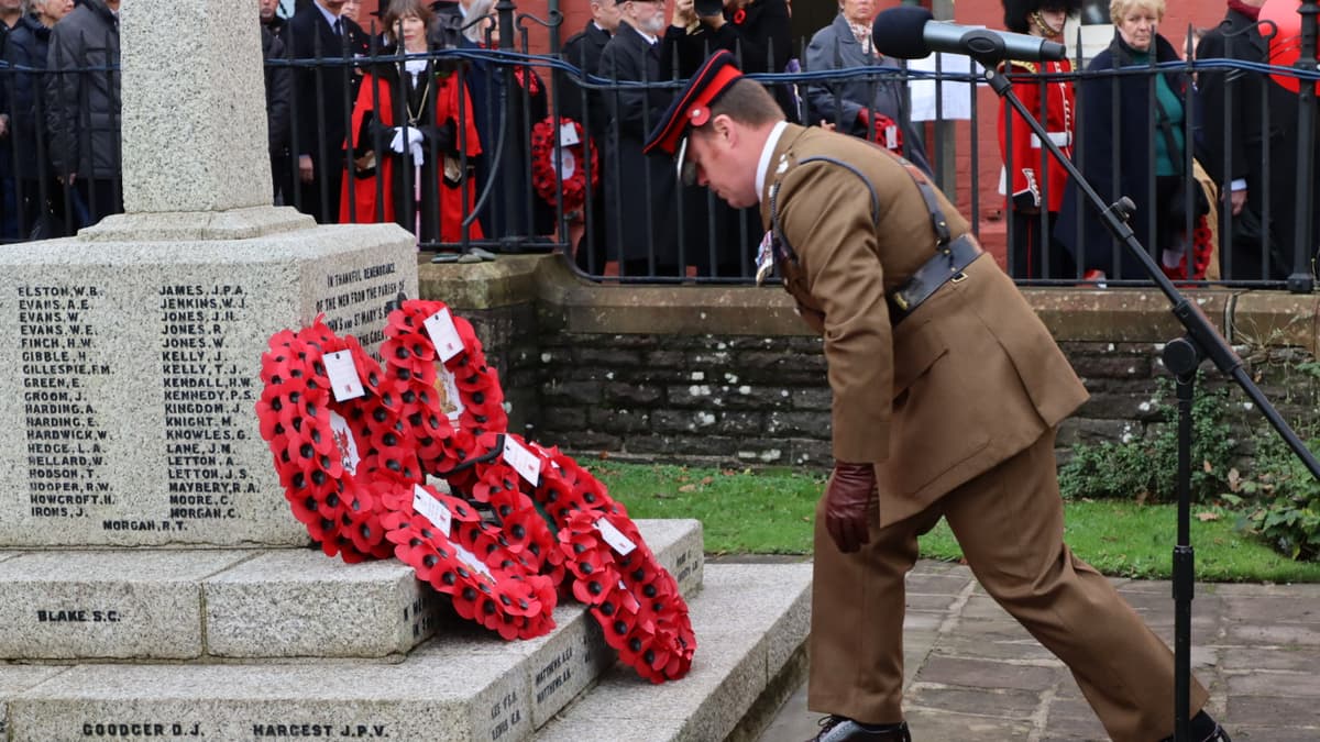 Video: Remembrance Sunday and Armistice Day photographs from Brecon ...