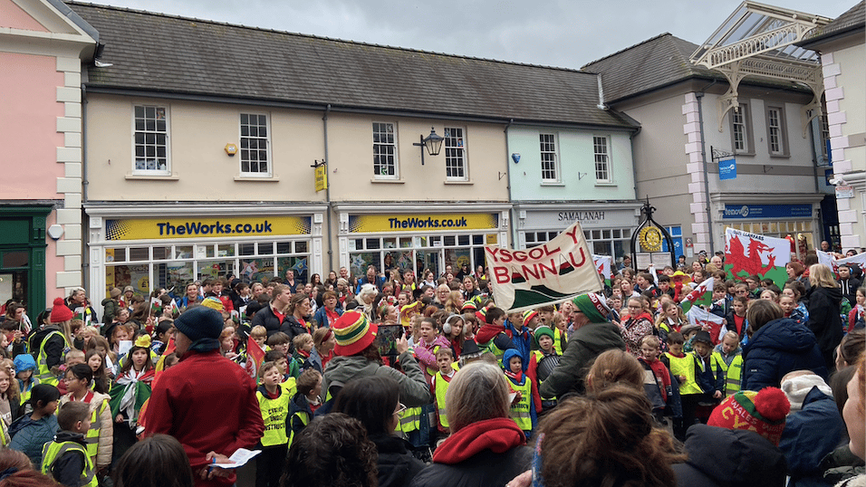 Brecon schools sing for St David's Day in Bethel Square | brecon-radnor ...