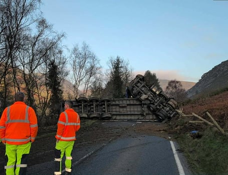 A470 remains closed after lorry overturns near Rhayader | brecon-radnor ...