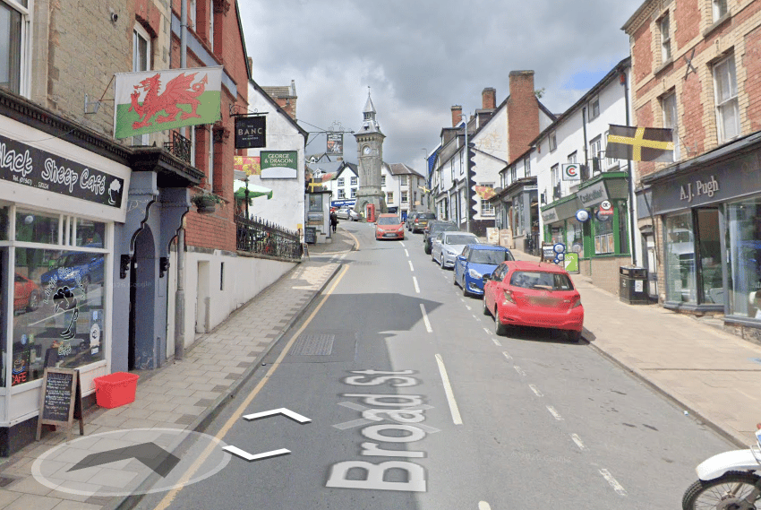 Police appeal for witnesses after alleged punch in town centre | brecon ...